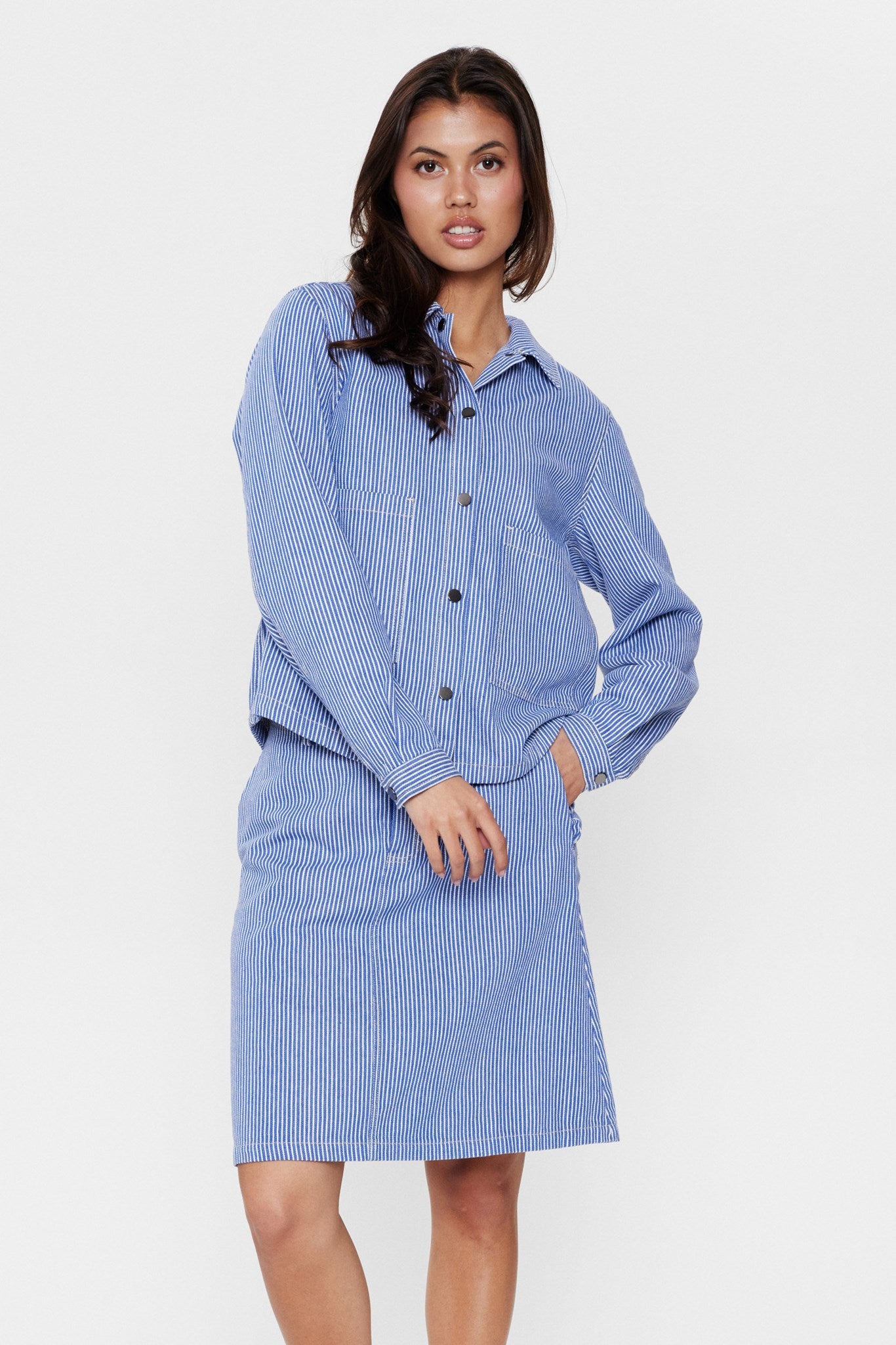 NUPERNILLE SHIRT JACKET - Medium Blue Denim – Numph DK